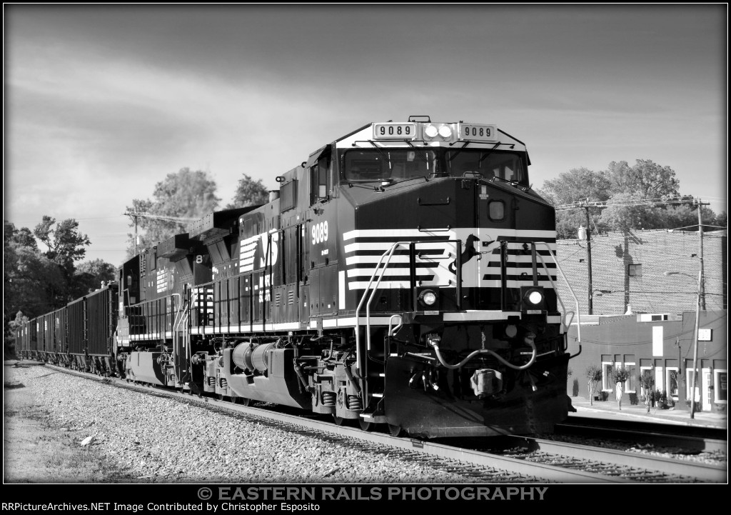 NS 9-40CW 9089 on the point of 76M